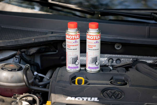 Motul completa gama de aditivos com Radiator Clean e Radiator Stop Leak ...