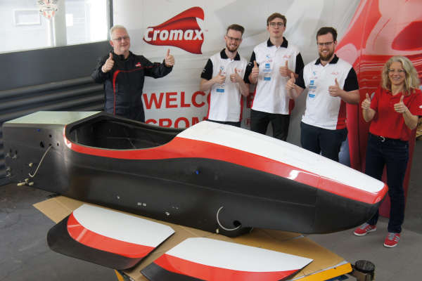 Axalta e Cromax continuam a vestir as cores da equipa AMZ Racing ...